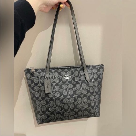 Coach | Bags | Nwtcoach Fiona Zip Tote Bag In Signature Canvascoach ...